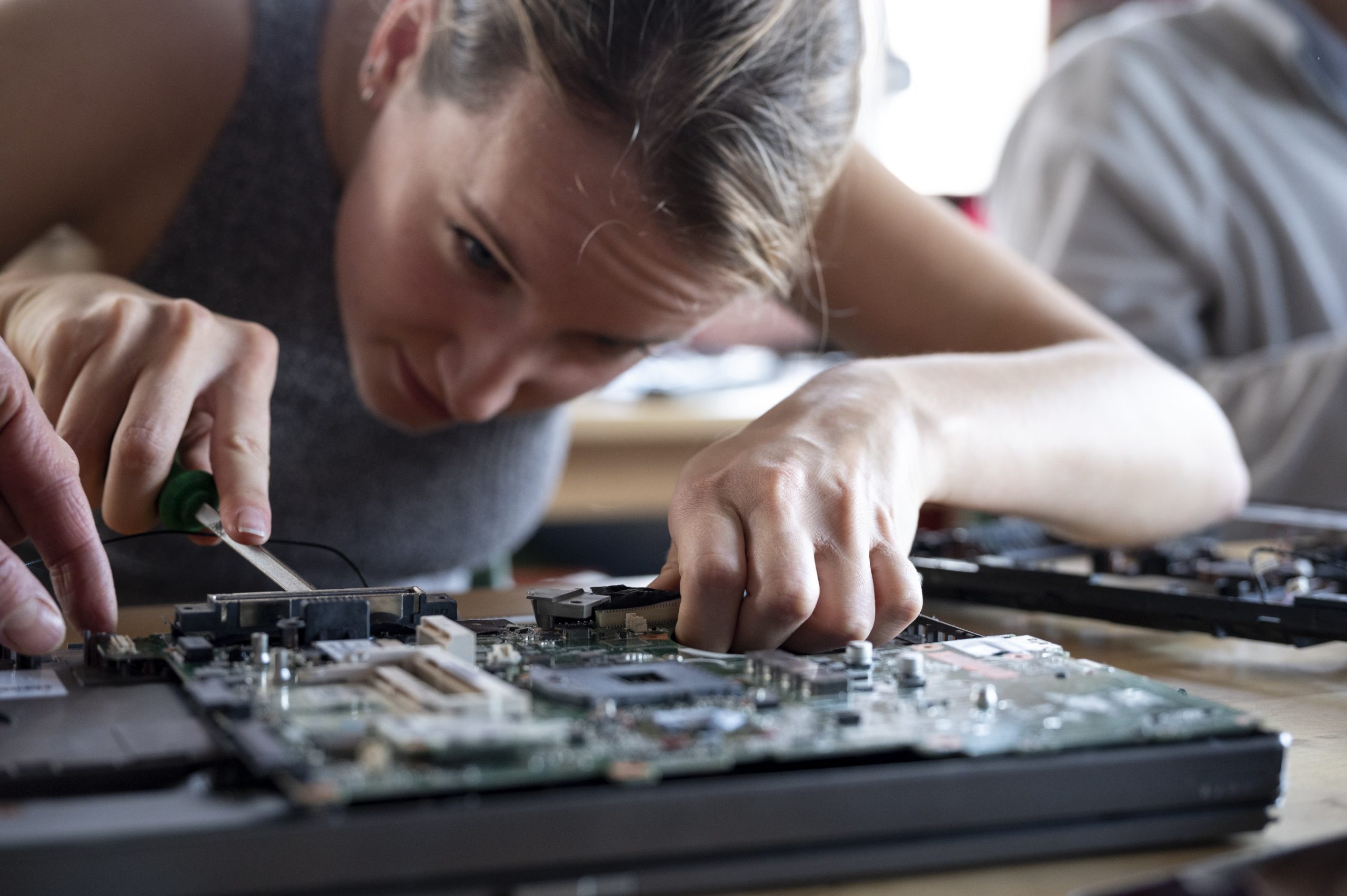 Reparatie-subsidie voor kapotte consumentenelektronica: straks ook in ...